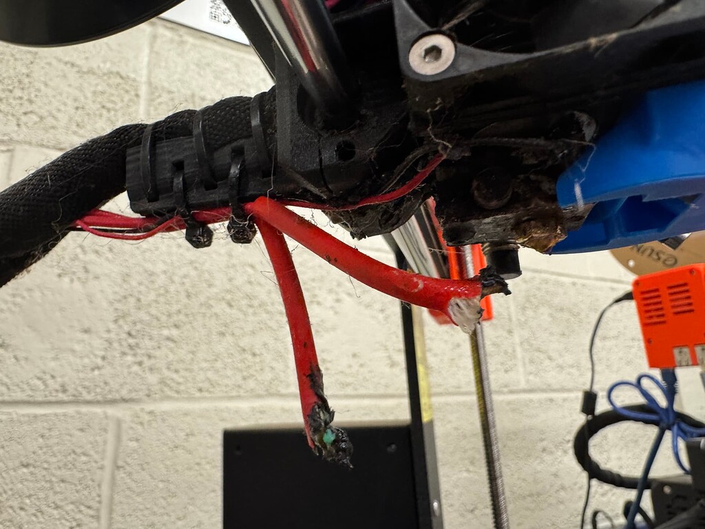 Prusa 2 Heater Block Wires Cut - FabLab - MakeICT